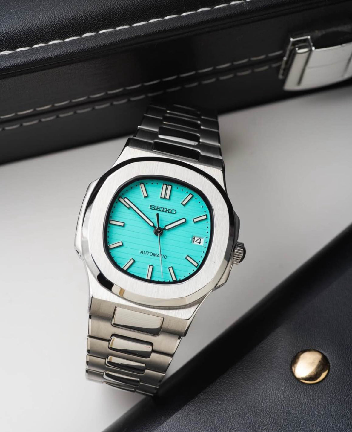 Seiko Nautilus Mod ‘Tiffany Blue Dial’ 40 – NH35 Mod Watch Shop